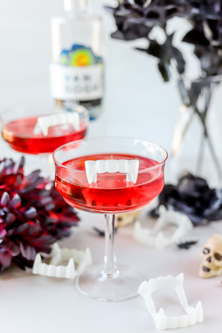 Vampire's Kiss Cocktail - bits and bites