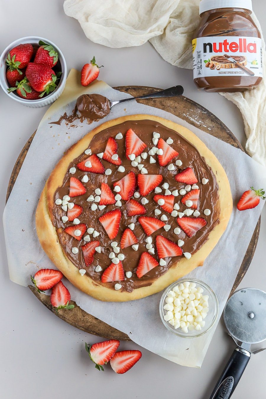 Strawberry Nutella Pizza - bits and bites