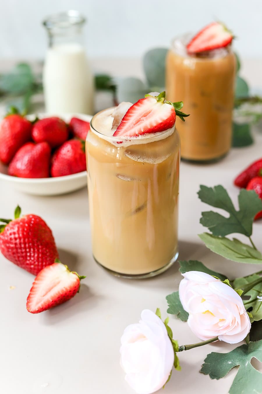 Iced Strawberry Latte - bits and bites